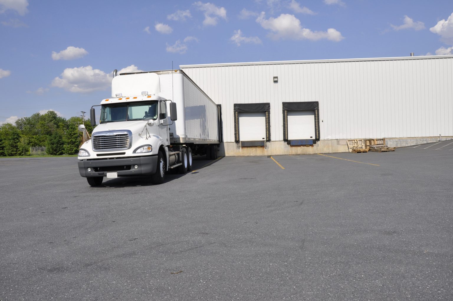 TMS Logistics: Key Benefits for Modern Transport Management - UNIQ TMS